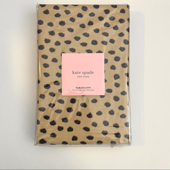 kate spade | Dining | Kate Spade New York Flamingo Dot Tablecloth 7 ...